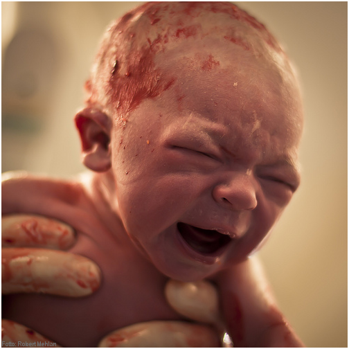 Silver Nitrate in the Baby's Eyes – Is It Really Necessary? | Famivita